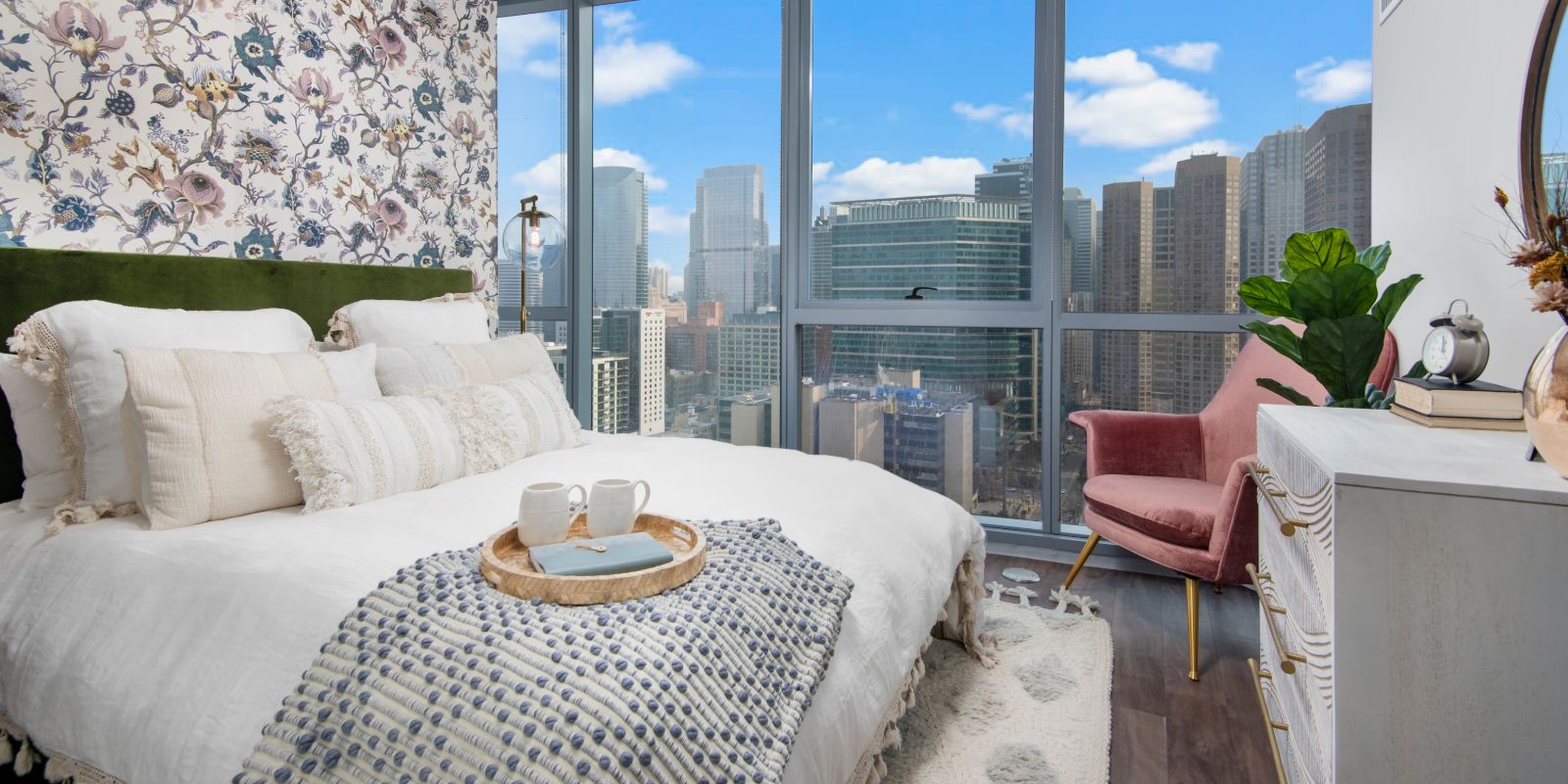 Photo Gallery | Luxury West Loop Apartments | 727 West Madison ...